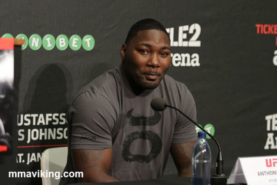 Anthony Johnson on Looking Huge in Picture 'It Was the Angle'